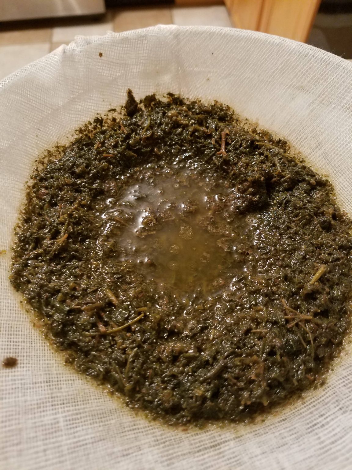 Making my first batch of weed butter for edibles - Gweedo